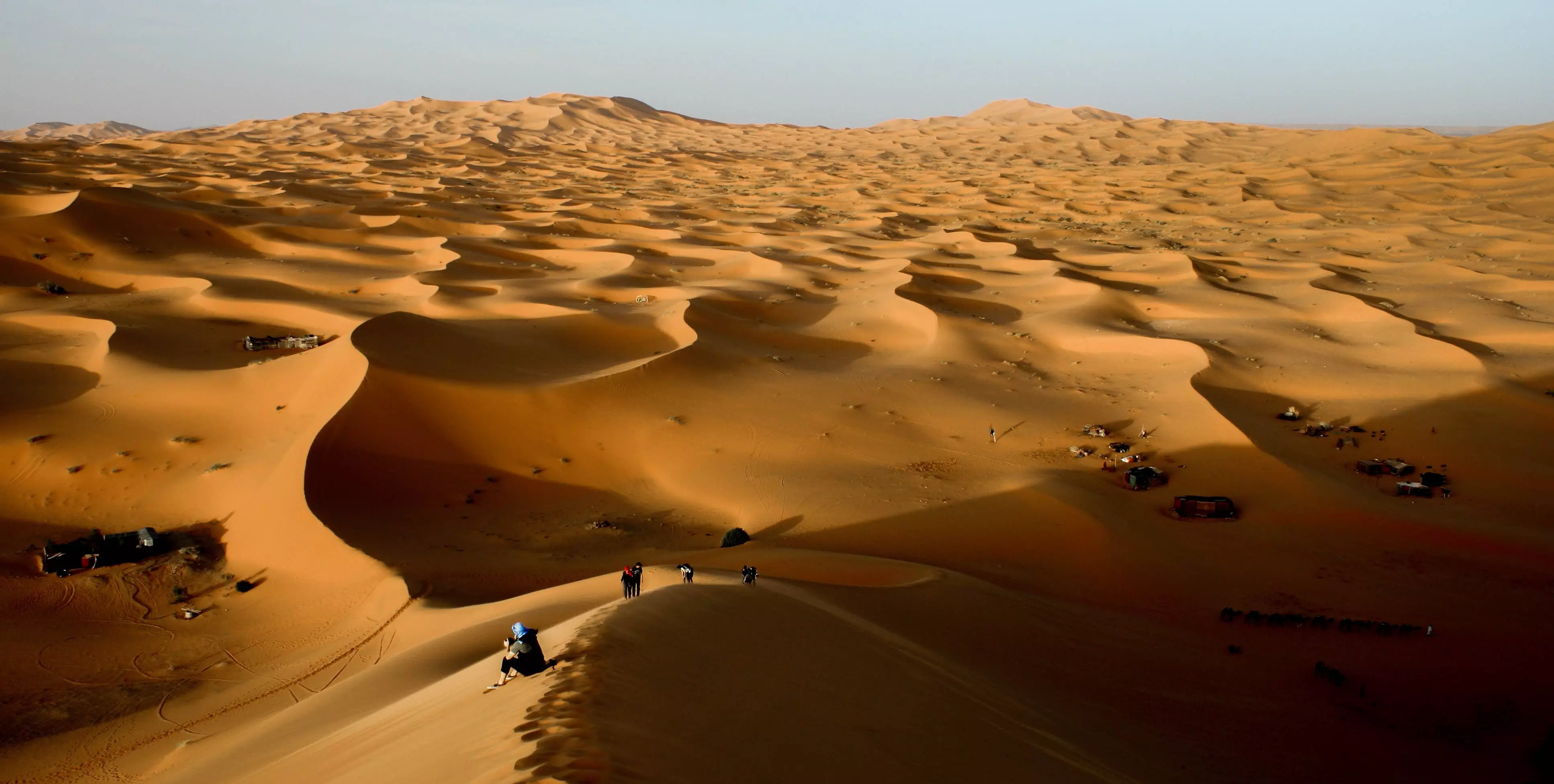 Apa kita kudu ngowahi Gurun Sahara dadi peternakan solar sing ageng? 12195_1