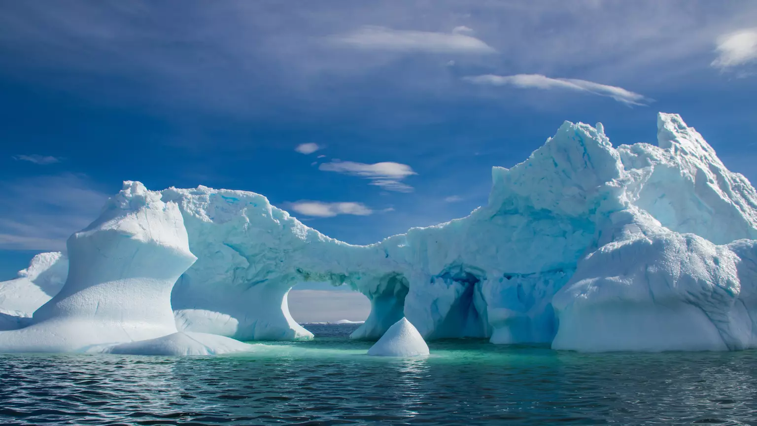 Gli strani laghi sotto il ghiaccio dell'Antartide