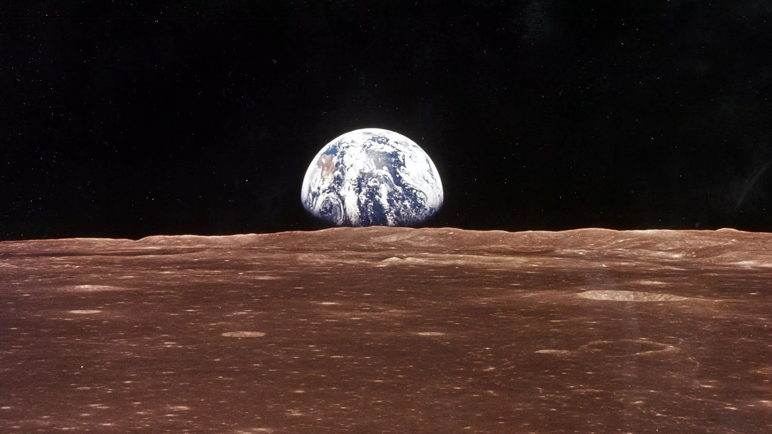 Η Σελήνη βρίσκεται μέσα στην ατμόσφαιρα της Γης, λένε Ευρωπαίοι ερευνητές 13665_1