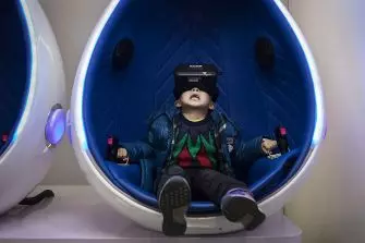 ကလေးများအတွက် virtual reality အန္တရာယ်ရှိပါသလား။ 13791_3