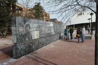 Онлайнда ирекле белдерү эчтәлекне бетерү белән куркыныч астындамы? 13903_2