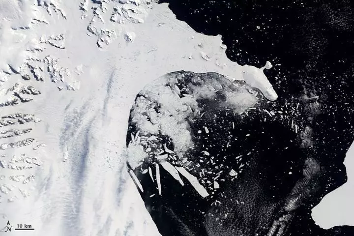 Ang dako, ilalom sa tubig nga bungbong makaluwas sa natunaw nga Antarctic glacier 13925_1