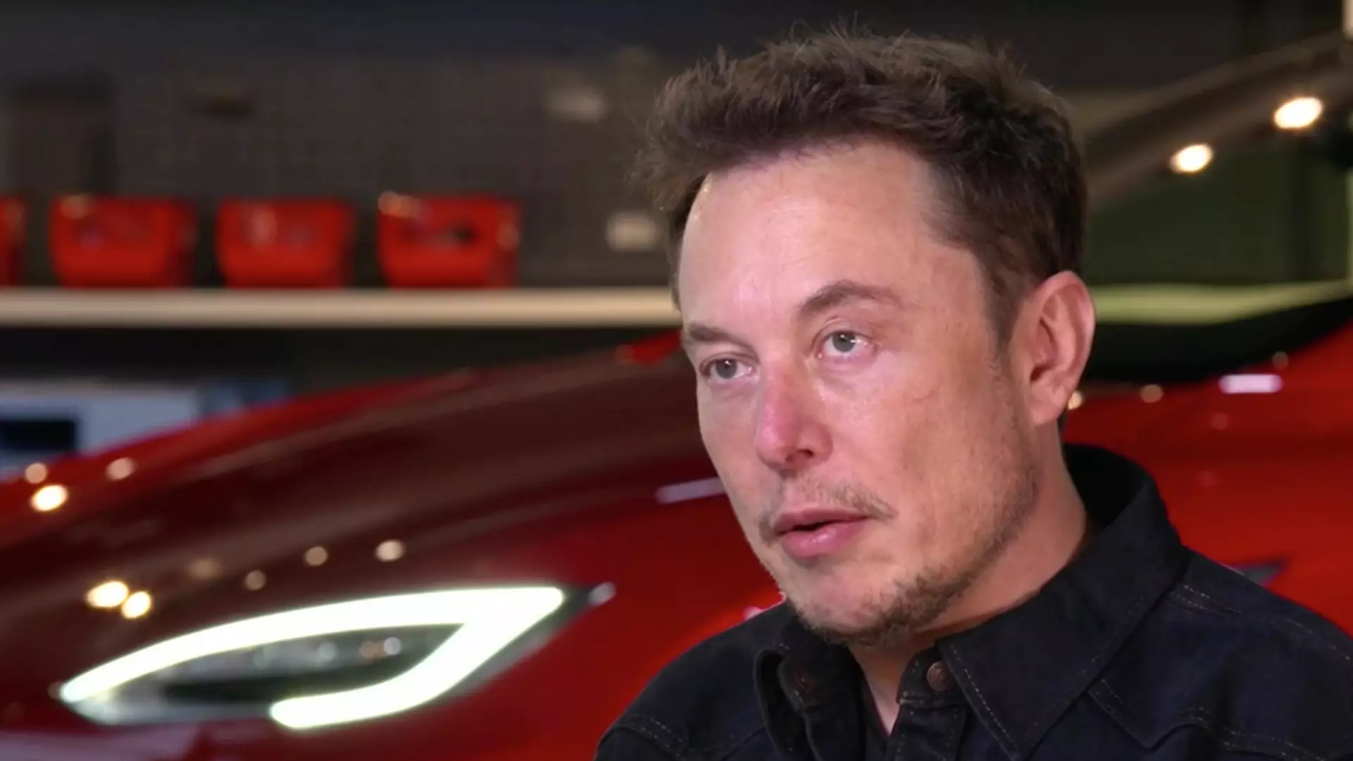 Elon Musk avslöjar varför Tesla går igenom ett 