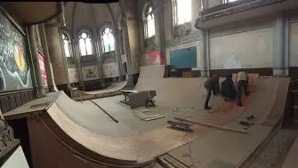 Onbevlekte konstruksie: Die verlate kerk wat 'n skatepark geword het 15447_5