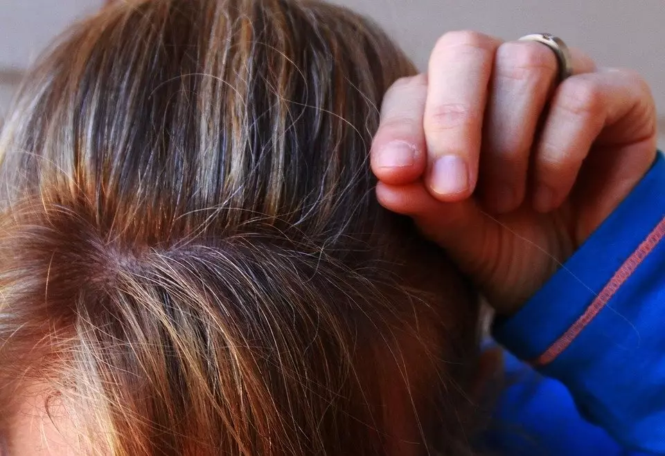 نئی تحقیق کے مطابق بالوں کی عام مصنوعات کینسر کے خطرے سے منسلک ہیں۔ 16075_1