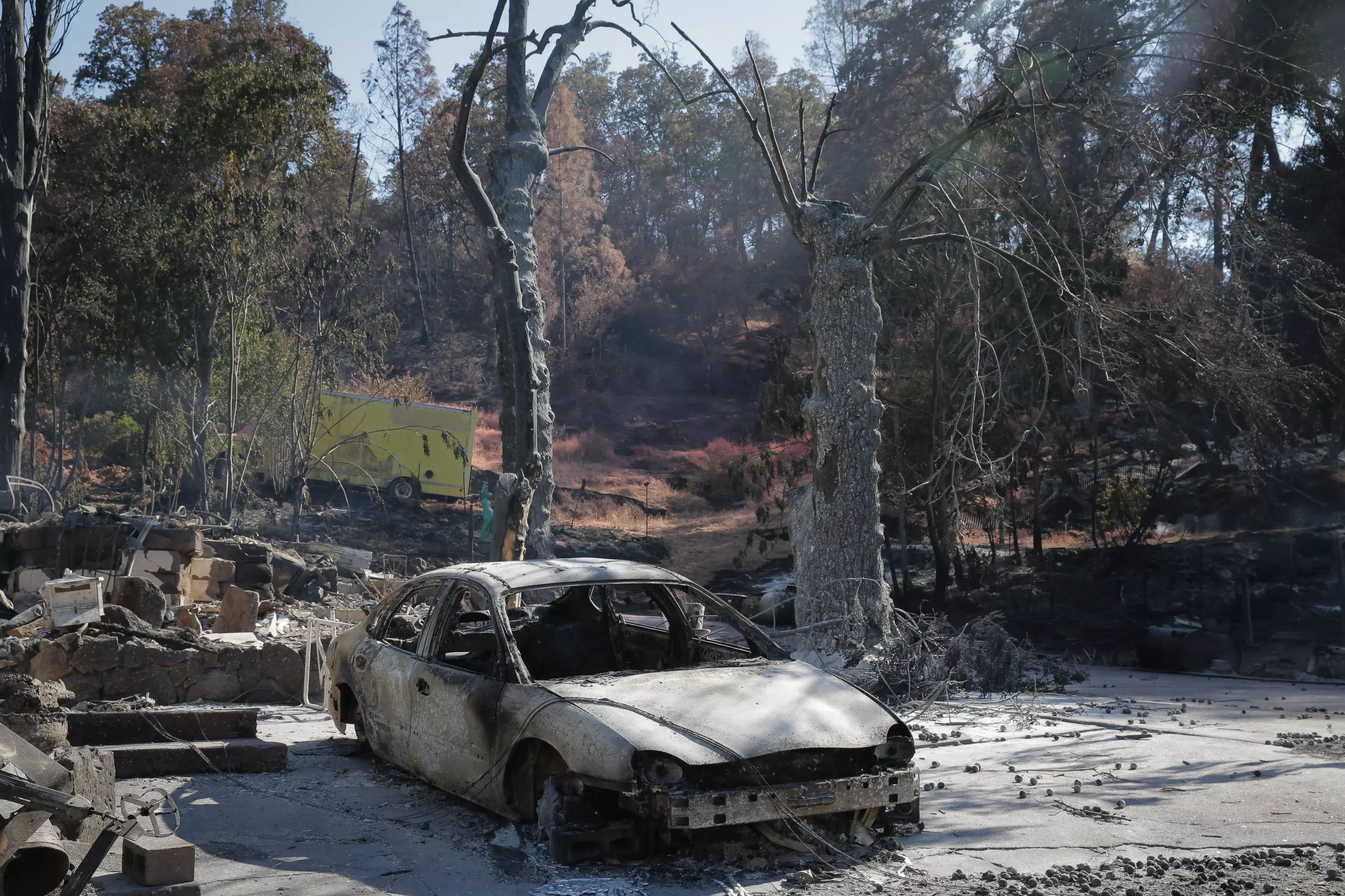 Cifra de muertos por incendios forestales en California sube a 50 16826_1