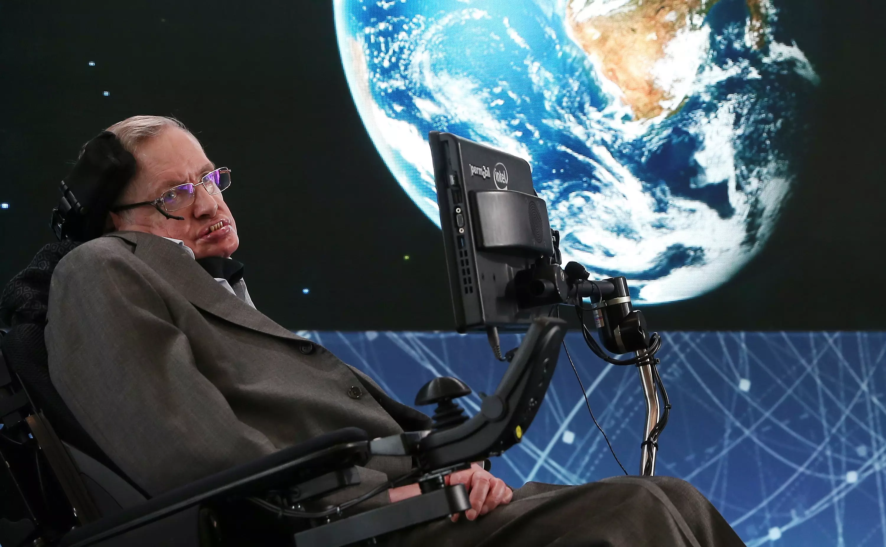 Stephen Hawking sier at vi er på en 17299_1