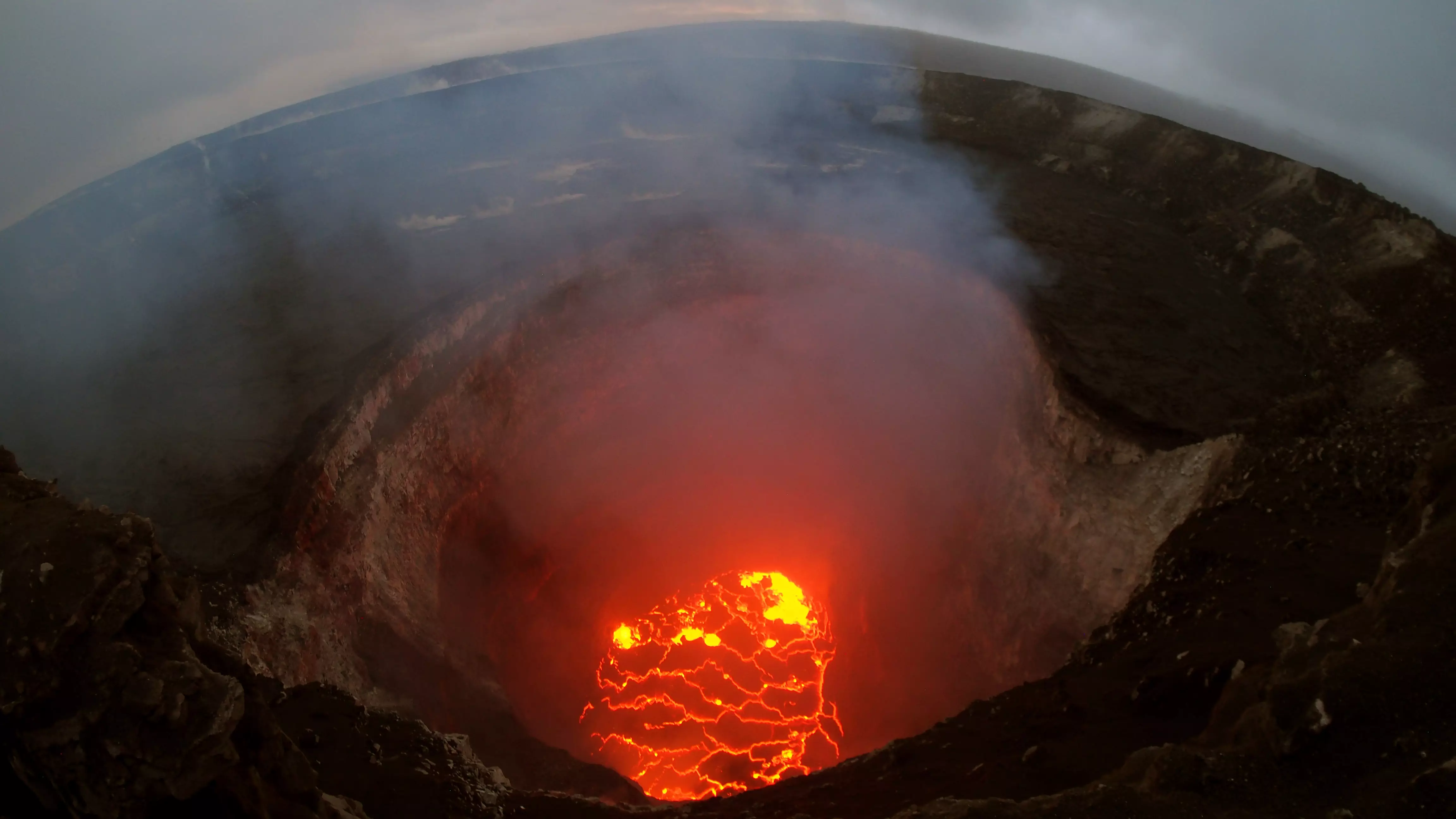 夏威夷火山爆炸可能會將10噸重的巨石拋向空中，噴出“vog” 17835_0