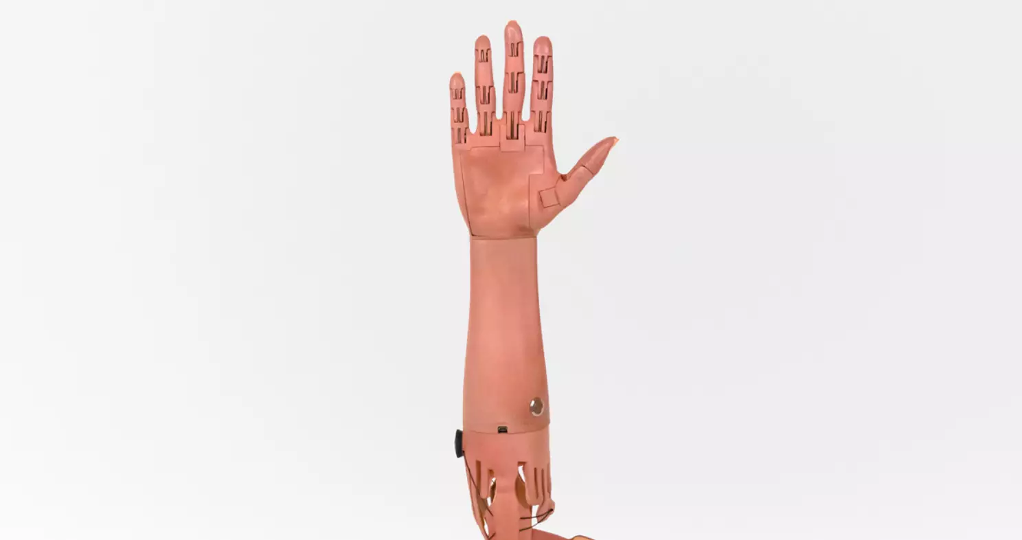 Lub 3D-printed bionic caj npab uas cuam tshuam kev lag luam prosthetics 2208_1