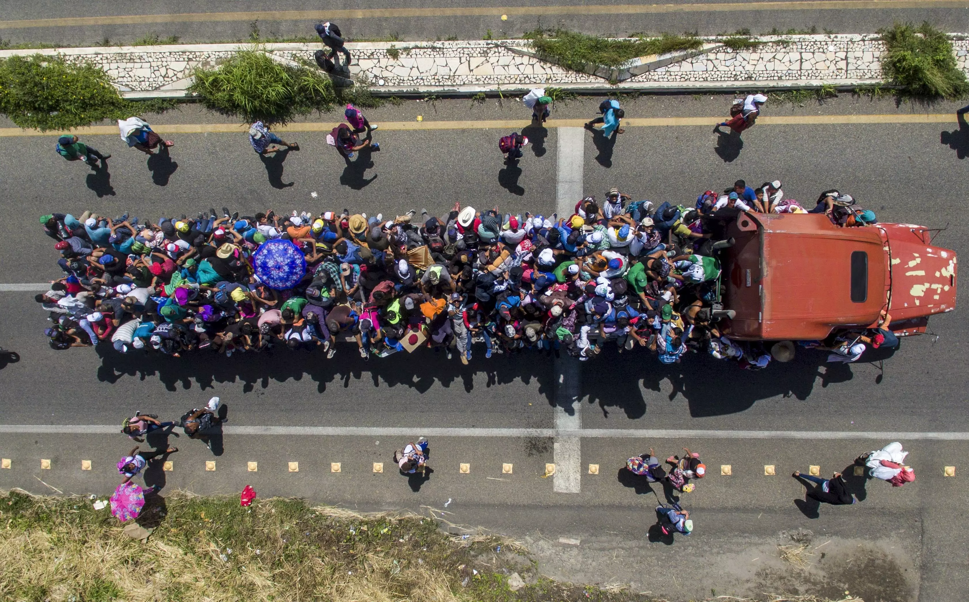 La Casa Blanca envía 5.200 soldados más a la frontera entre Estados Unidos y México mientras la 'caravana' se dirige al norte 22958_1