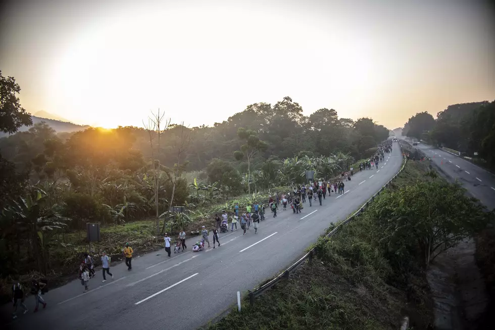 It Wite Hûs stjoert 5.200 mear troepen nei de grins fan 'e Feriene Steaten en Meksiko as 'karavan' nei it noarden giet 22958_2