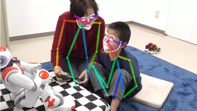 Fərdiləşdirilmiş “dərin öyrənmə” robotları autizm terapiyası üçün təchiz edir 23054_0
