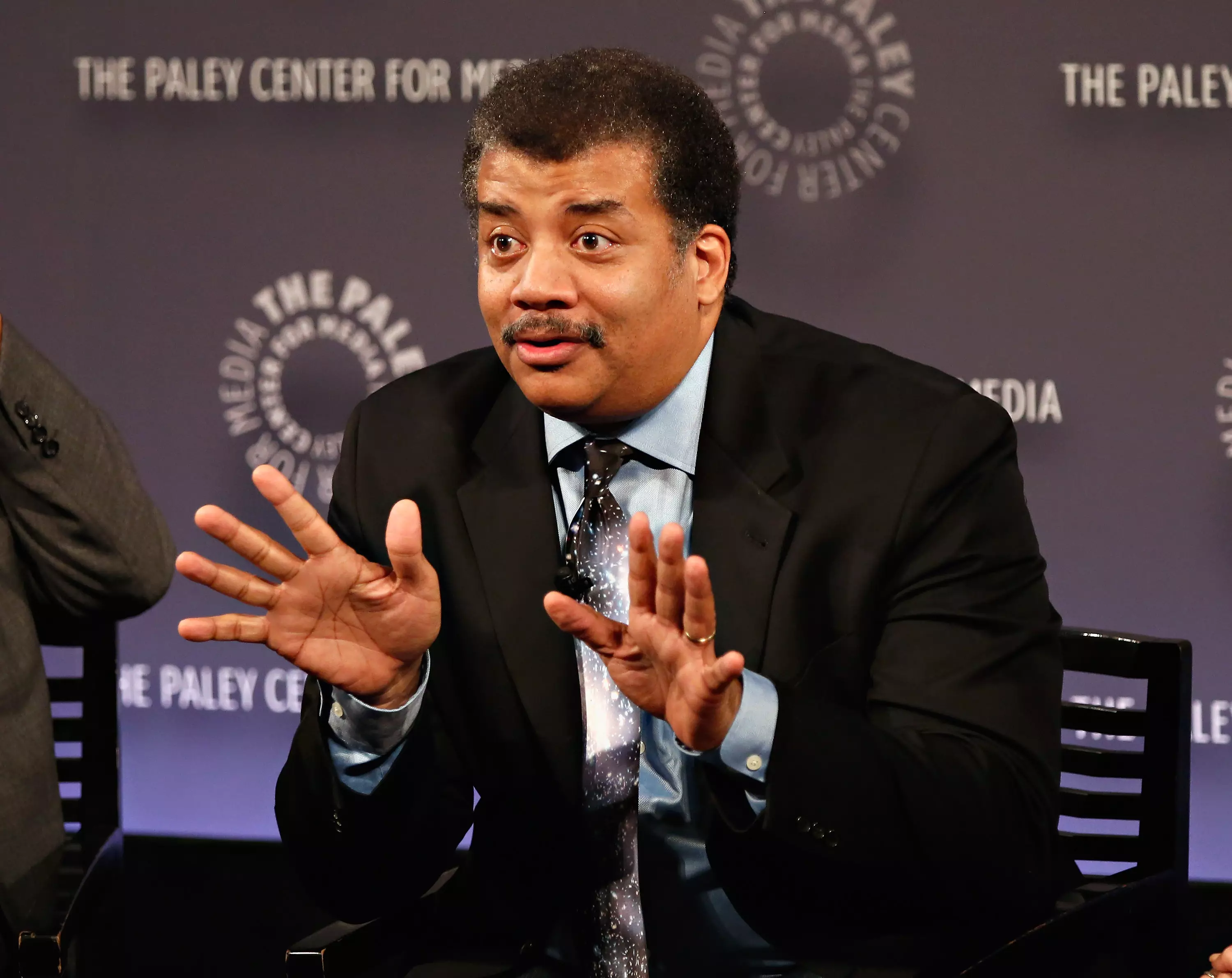 Jo Biggie, Neil deGrasse Tyson propozoi një lloj të ri qeverisjeje 23200_1