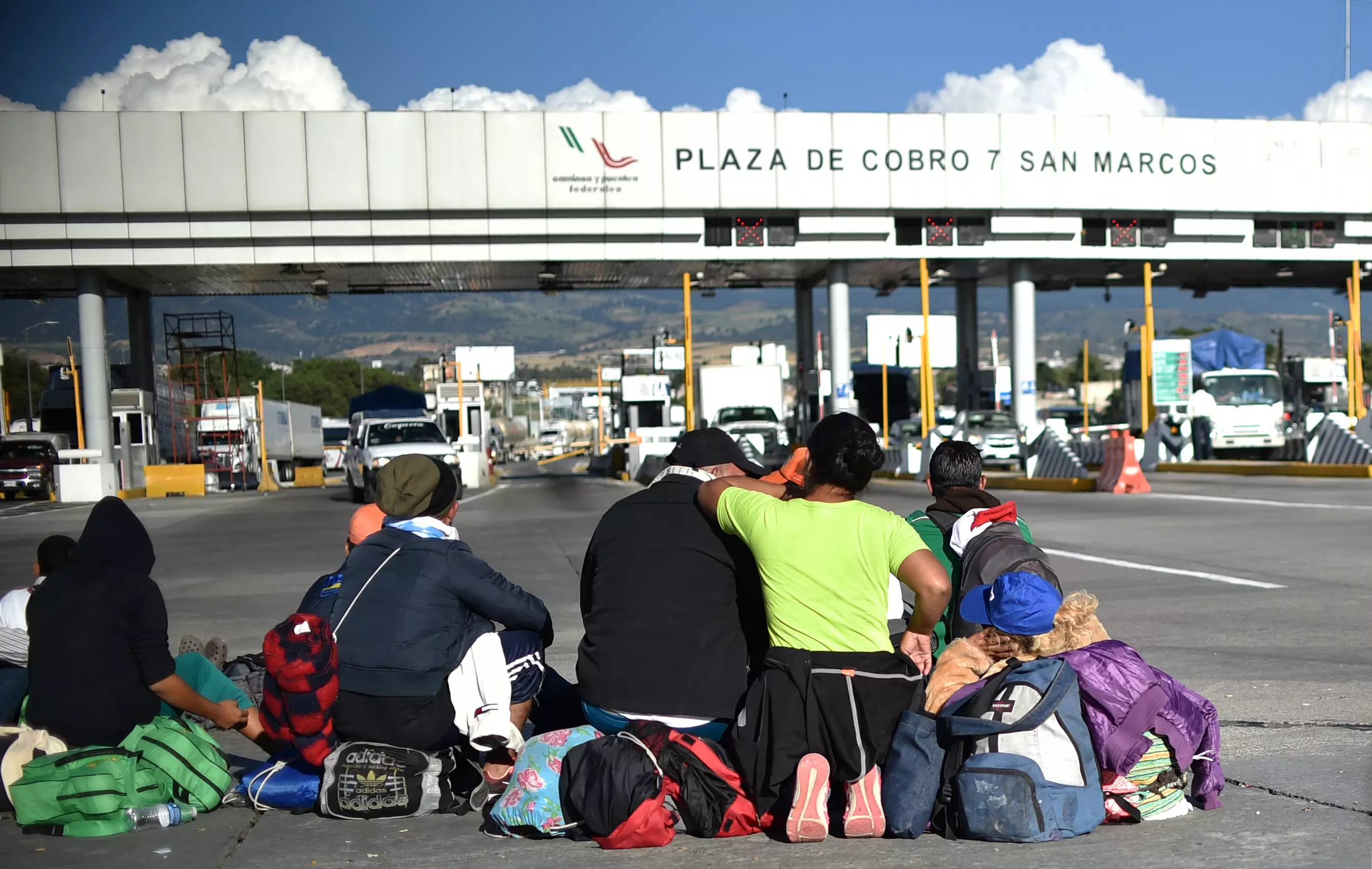 Trump beordrer grænser for asyl for migranter ved grænsen mellem USA og Mexico