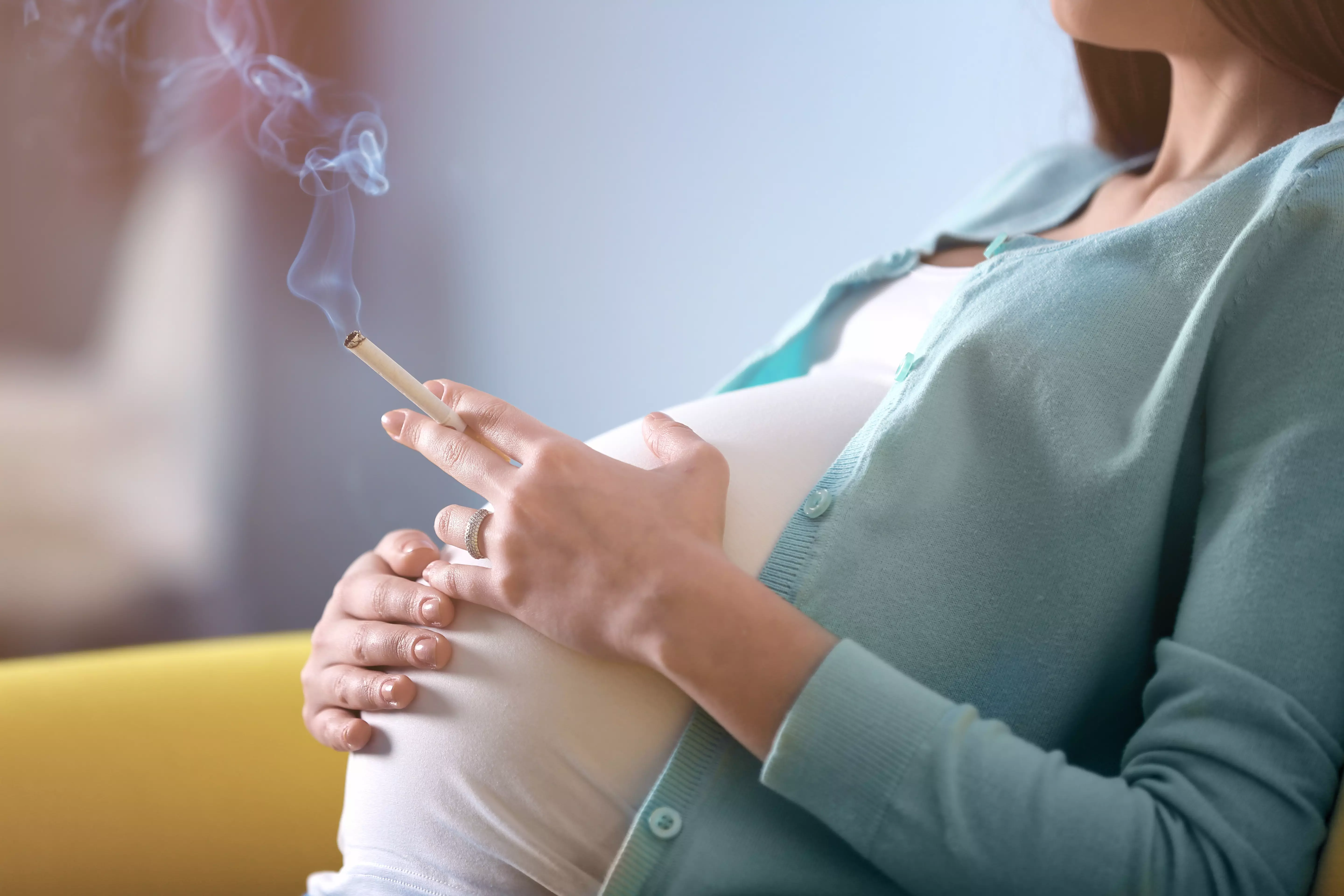 研究：怀孕期间吸食大麻可降低婴儿出生体重 2681_1