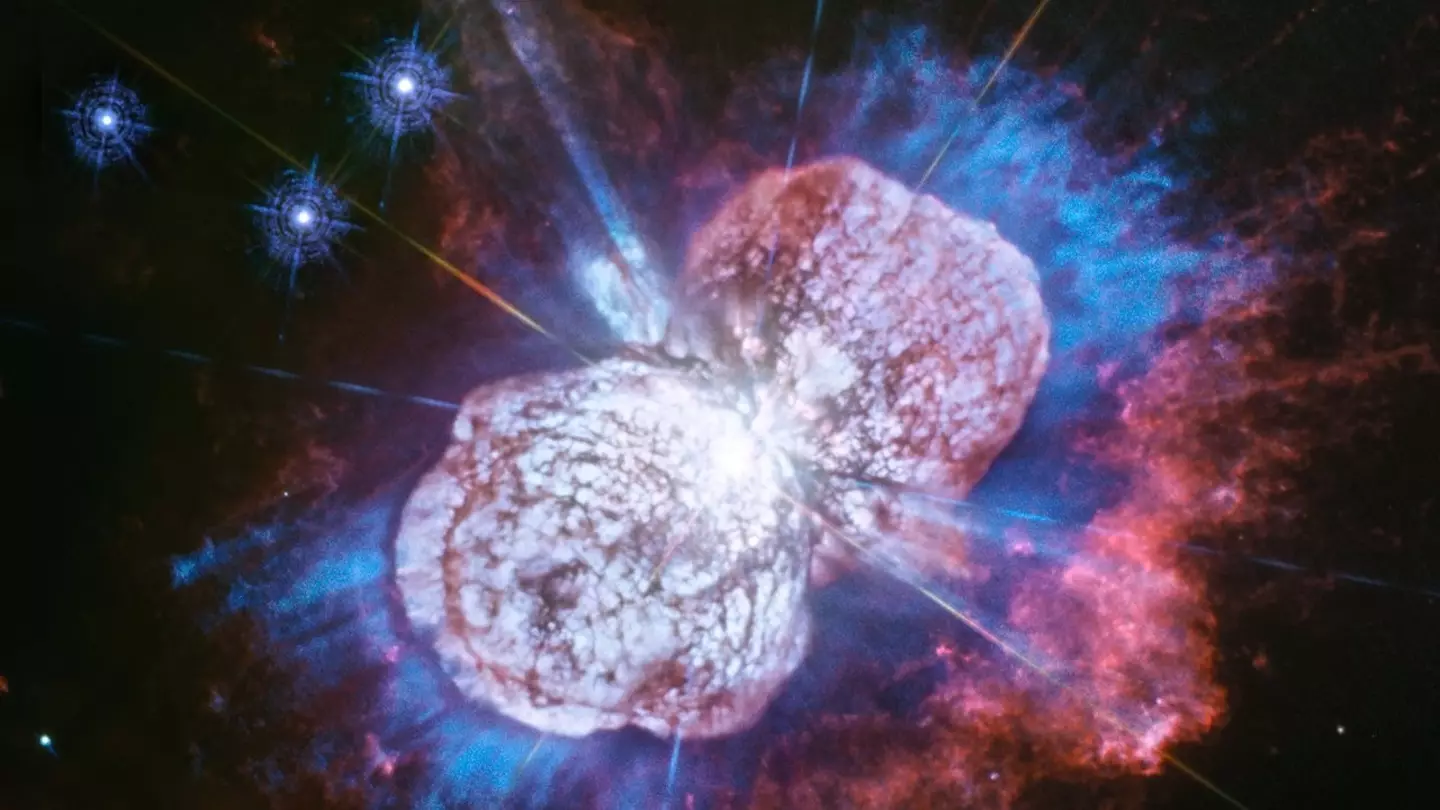 Rayakan tanggal 4 dengan kembang api slo-mo Eta Carinae 27509_1