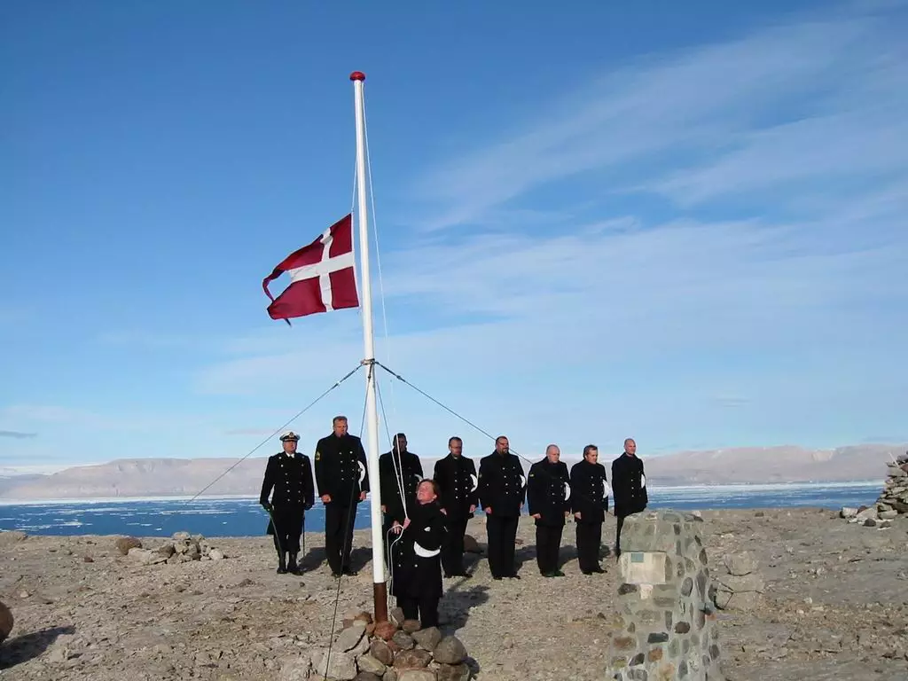 Mažoje Hanso saloje Danija ir Kanada sukuria naujausią pasaulyje sausumos sieną 282_4