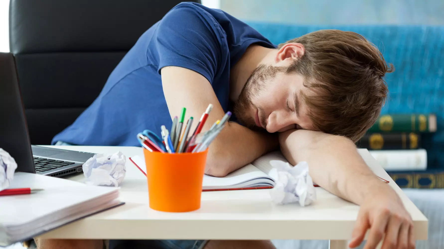 Att sova på en lektion hjälper eleverna att ta till sig ny information
