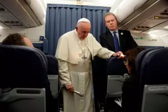 Папа Фрања се суочава са позивима да поднесе оставку након оптужби да је прикрио сексуално злостављање 3523_3