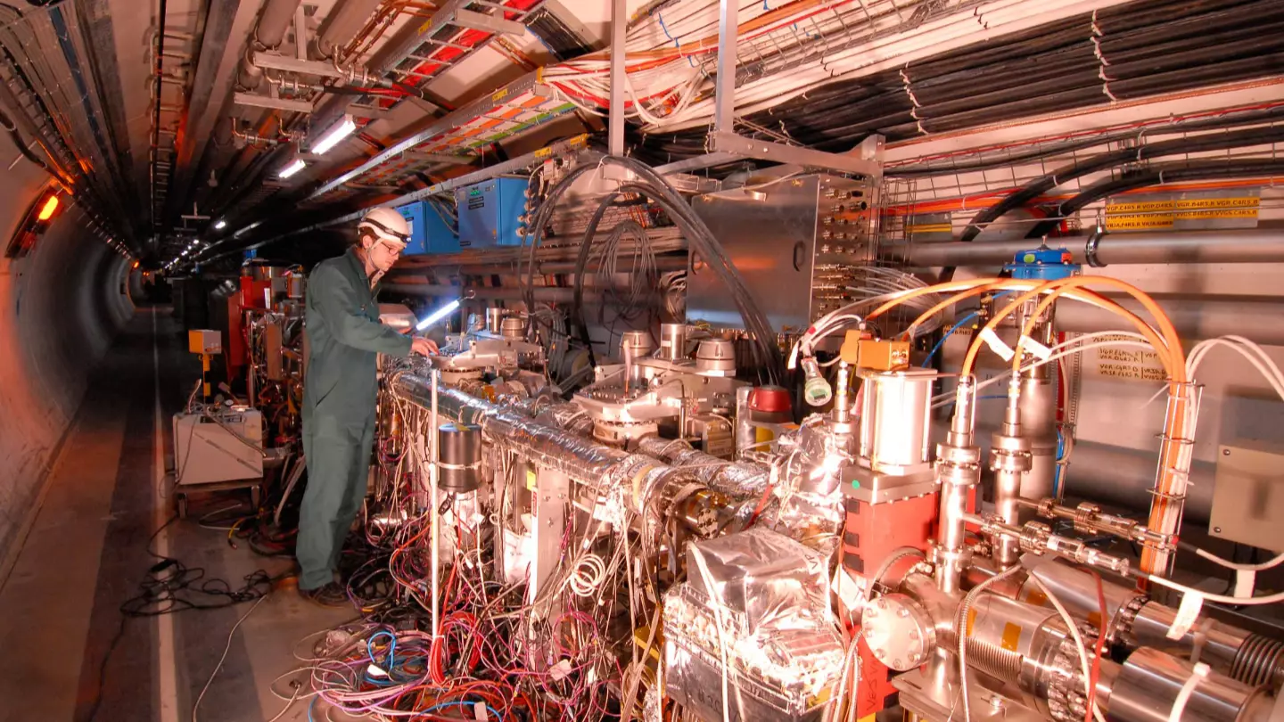 CERN eble ĵus trovis hipotezan kvazaŭpartiklon 36975_0