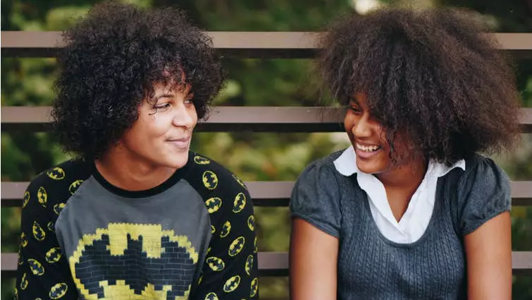 Nový výskum ukazuje, že súrodenci vás môžu urobiť empatickejšími 4036_0