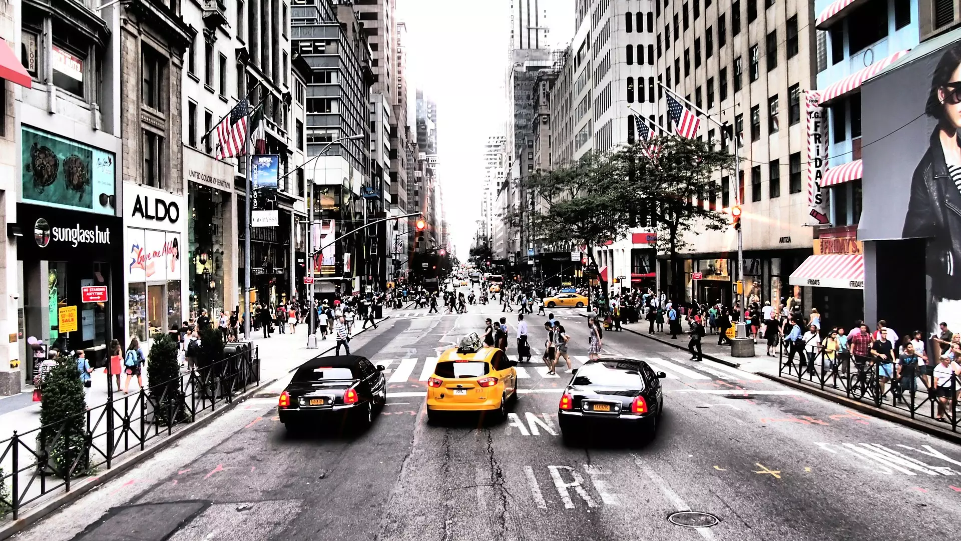 Нью Йорк хот Uber, Lyft жолооч нарын тоог хязгаарлах хуулийг баталжээ 40377_0