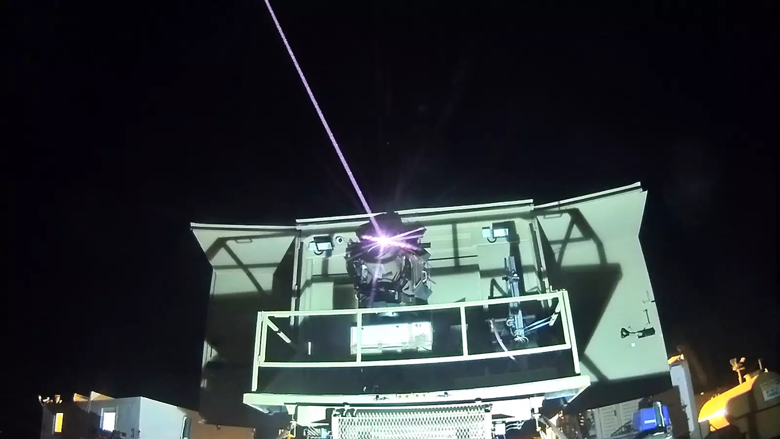 Ang mga laser sa Israel ug US Navy malampuson nga mipusil sa mga drone, rocket, artilerya 404_1