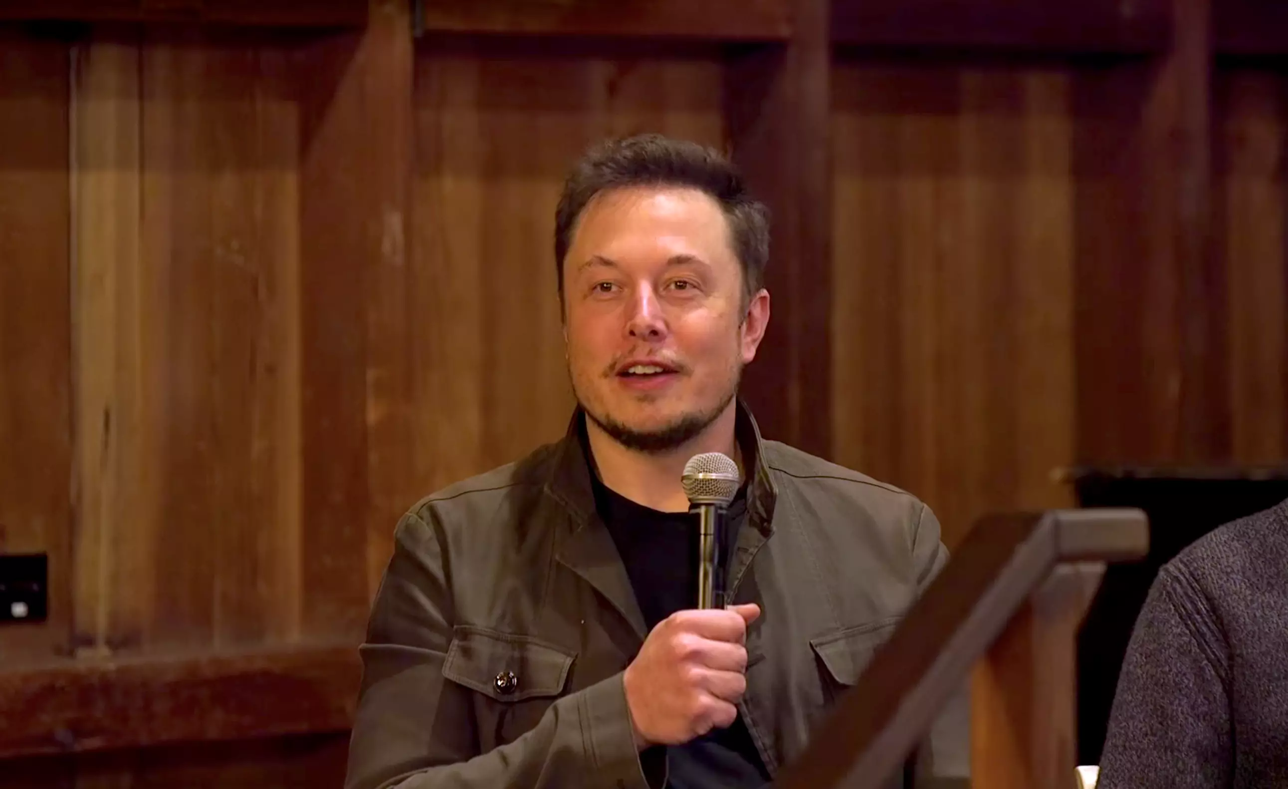 Elon Musk - Awọn nkan meji ti eniyan nilo lati ṣe lati ni “Ọjọ iwaju to dara” 40852_1