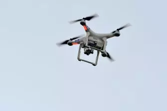 Penjahat menggunakan drone untuk mengerumuni agen FBI selama serangan sandera 42039_3