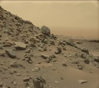 Захватывающие снимки с марсохода Curiosity на Марсе 42940_9