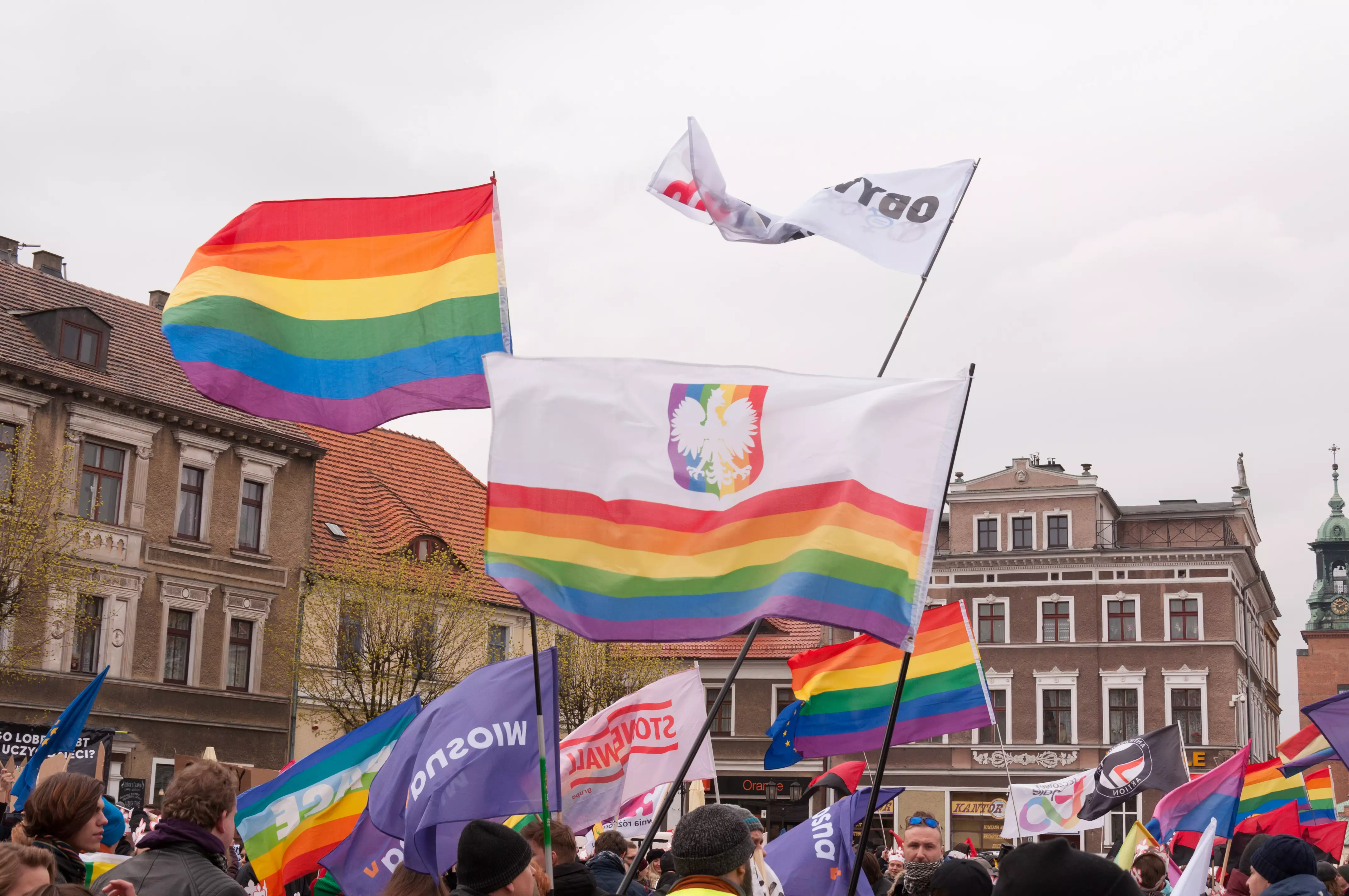 Embajadores de 50 naciones firman carta apoyando los derechos LGBTQ en Polonia 4525_1