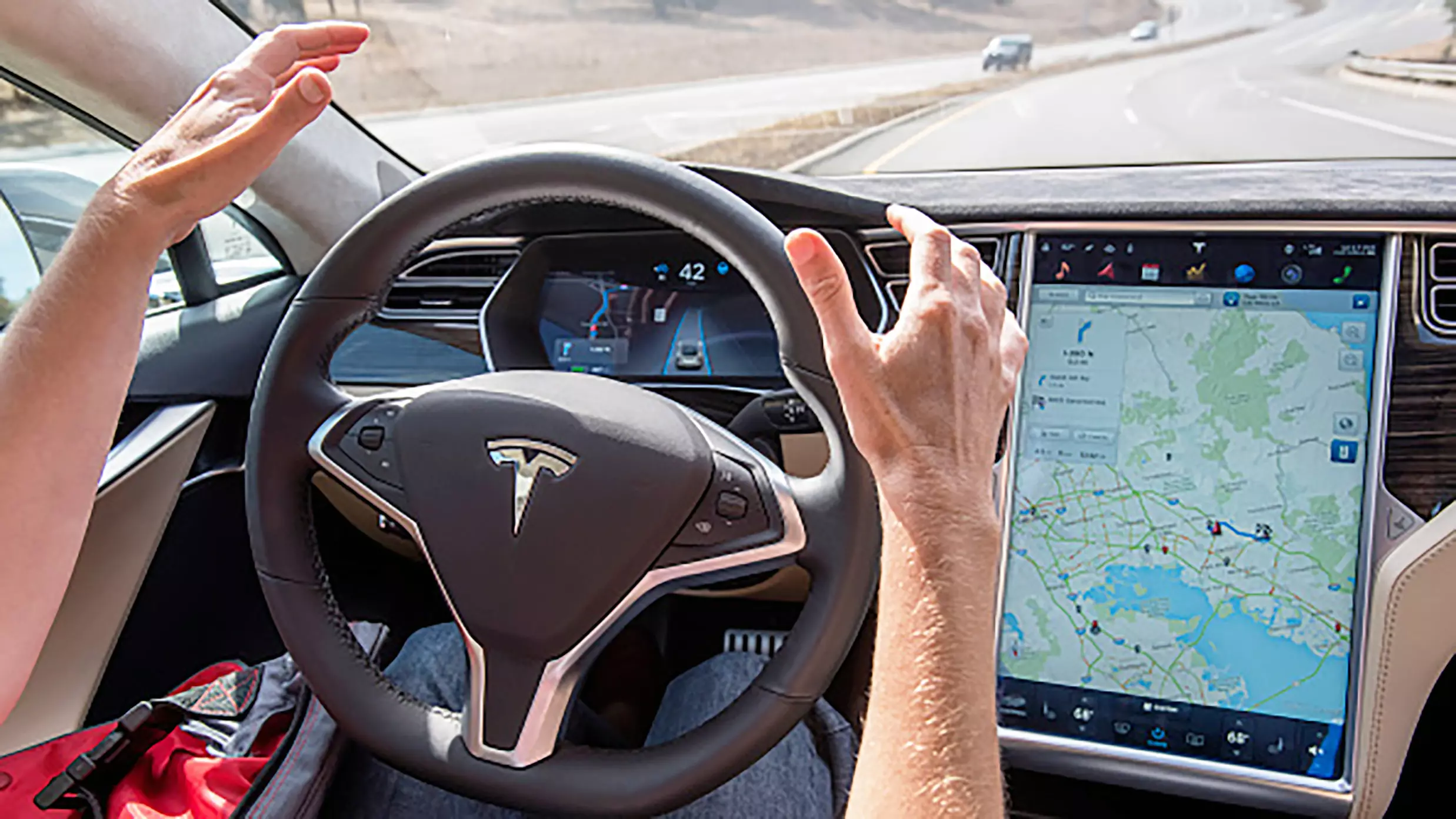 „Tesla Autopilot“ nuveža sutrikusį vyrą į artimiausią ligoninę, išgelbėdamas jo gyvybę 52879_0