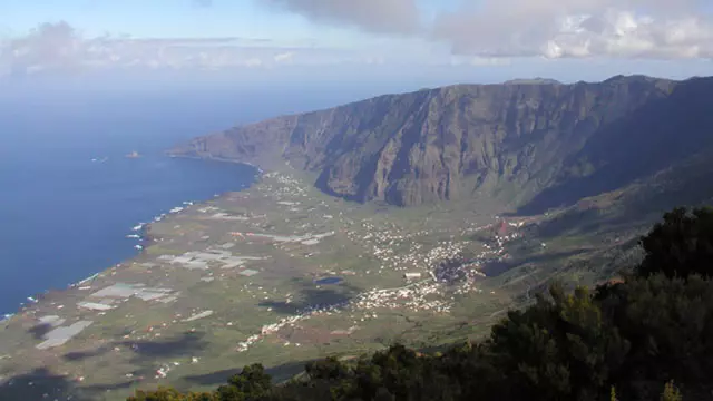 Mga linog ubos sa El Hierro sa Canary Islands: Unsay atong mapaabot? 60362_0