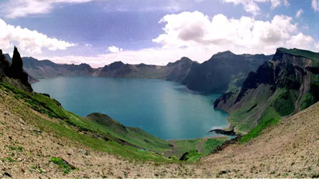 Ku wa gatatu Whatzits: Merapi kuva mu kirere n'ubwoba bwa Chengbaishen / Baekdu caldera 61577_0