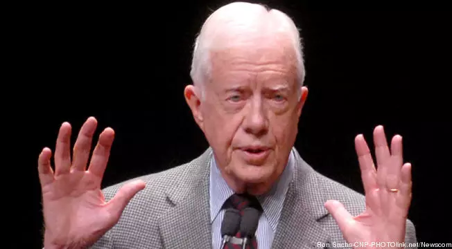 Jimmy Carter (Karịa) Ọ dị mma na Onye isi ala Romney 62011_0