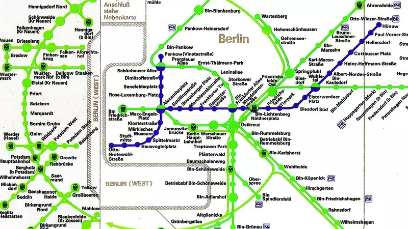 Kako so vzhodnonemški zemljevidi poskrbeli, da je Zahodni Berlin (skoraj) izginil 62404_0