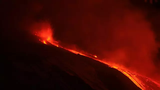 Etna membuat persembahan, tetapi menutup langsir 62480_0