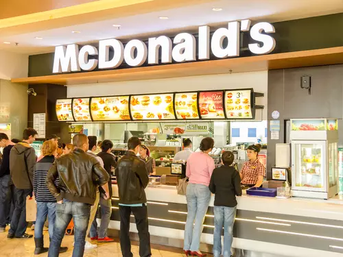 Oke m nke ukwuu? Onye nkuzi Sayensị tụfuru 37 lbs. Na-eri nri na McDonald's 65950_0