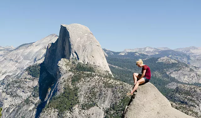 شاهد خطوتك: مناظر من Glacier Point فوق Yosemite 67308_0