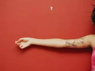 556 - Мир на твоих плечах: татуировки с картой 68432_7
