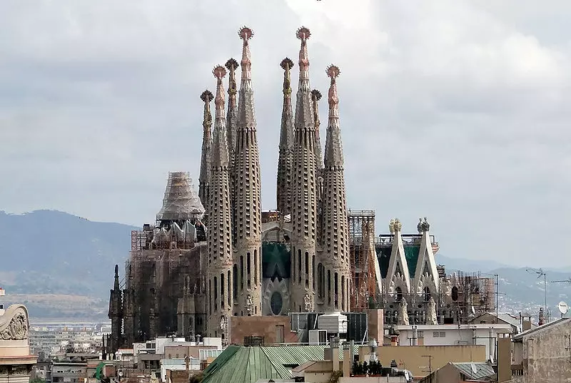 Ịnweta Ee: Pope na-edobe ezinụlọ Sagrada nke Gaudi 72028_0
