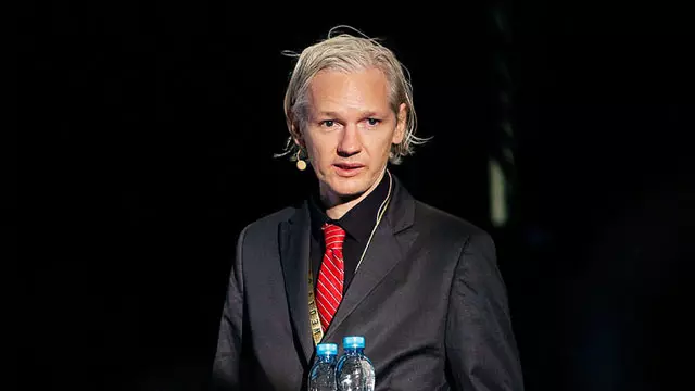 Wikileaks Geeks na-eti mkpu Mgbe Peek akwụkwọ gasịrị