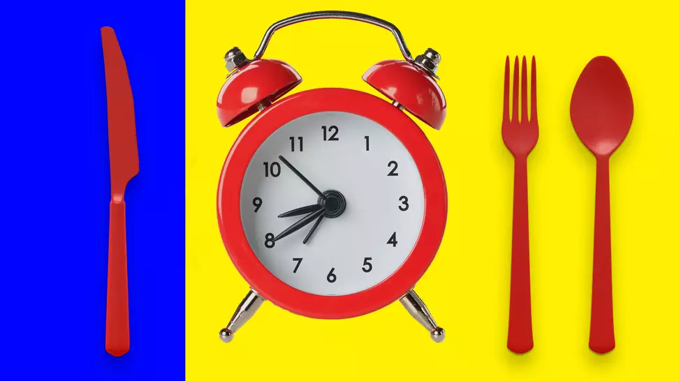 늦게 먹는 사람에 대한 주의: 새로운 연구는 식사 시간을 암과 연관시킵니다 8160_0